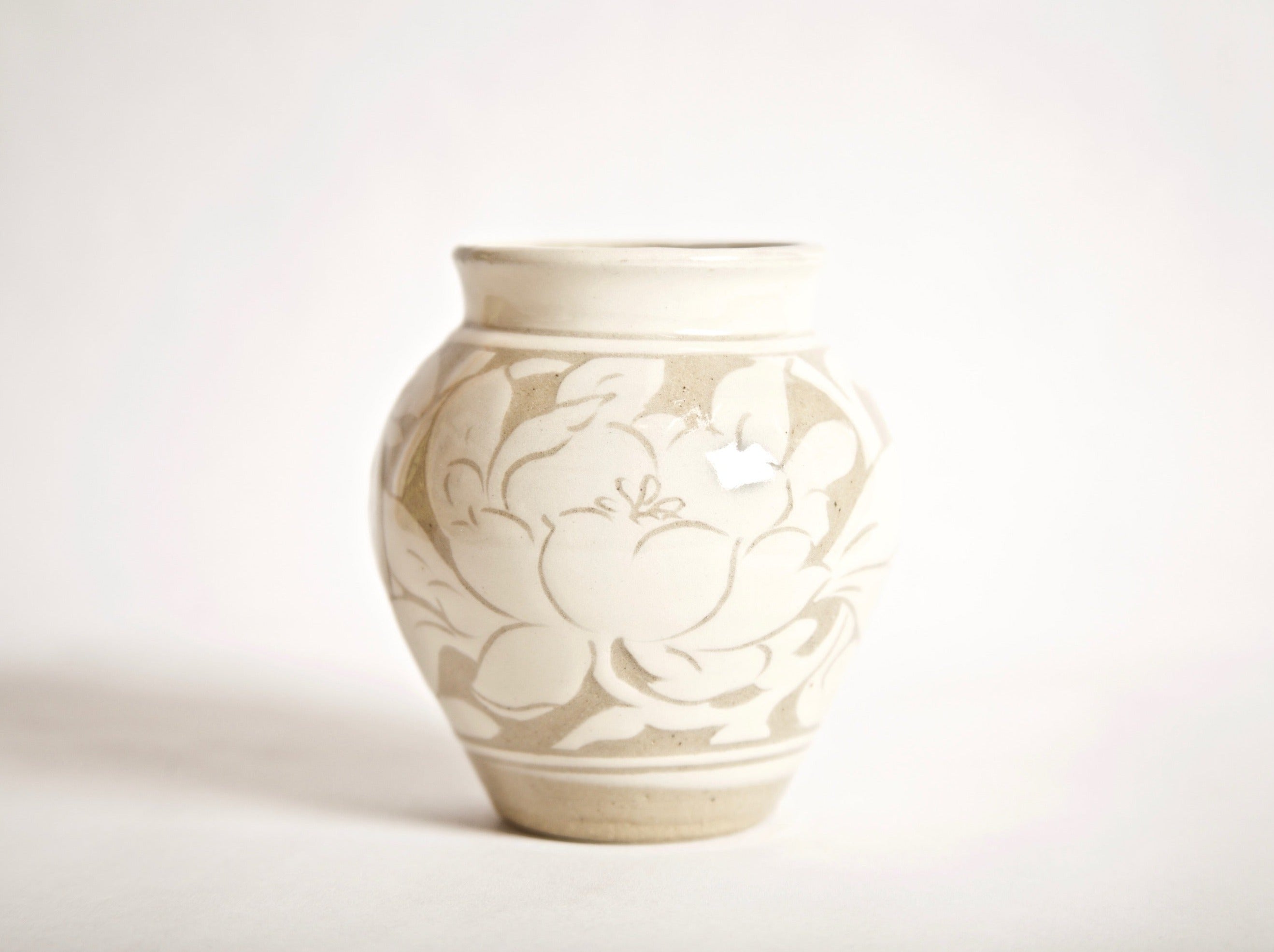 Small Cream Carved Vase – ShackletonThomas
